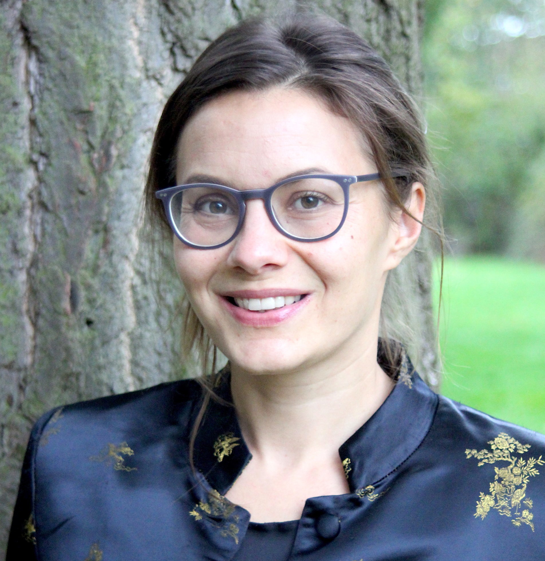 Across space and time -hen life- stories go traveling. Reflections from ...